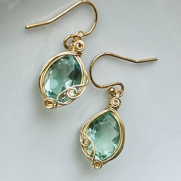 [14kgf] グリーンフローライト フカネ巻き®️ ワイヤーラップ ピアス ピアス（フック・チェーン） Atelier N 通販 17532956｜Creema(クリーマ)