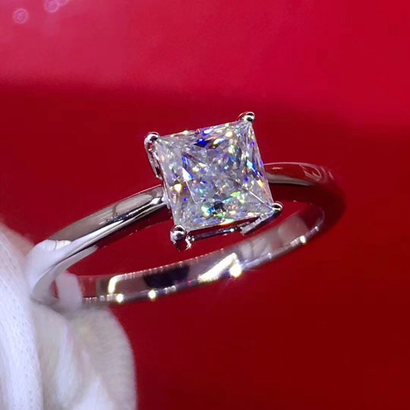 【newデザイン】輝くモアサナイト ダイヤ リング K18WG 指輪・リング ルイ 通販｜Creema(クリーマ)