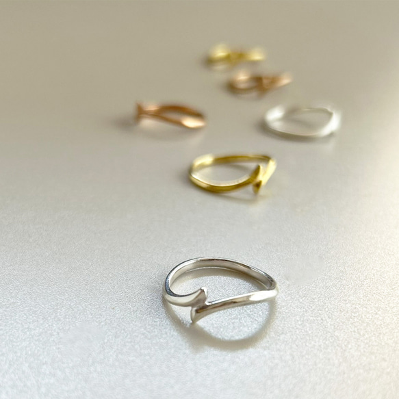 *Sprout Ring* 新芽のスプラウトリング 重ね付も楽しいシルバーアクセサリー ピンキーリング S64 指輪・リング リモ・ナガサキ 通販 17555892｜Creema(クリーマ)