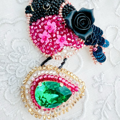 ローズピンクロビン オートクチュール刺繍ブローチ ブローチ レ ローズピンクロビン オートクチュール刺繍ブローチ ブローチ レ