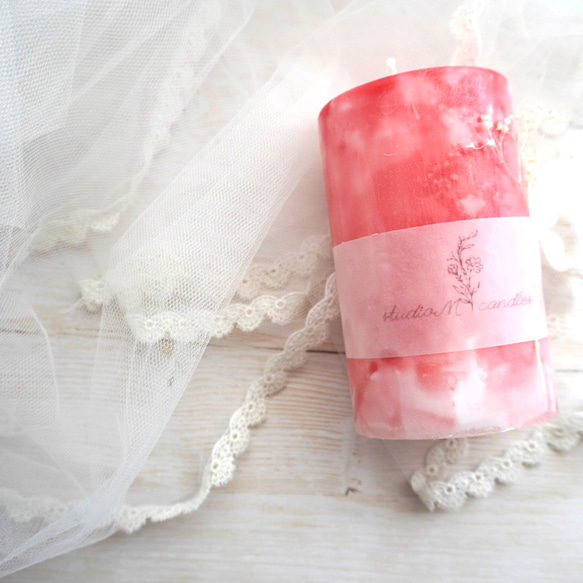 「ストロベリーローズの香り＊ふんわり幸せな甘い香りするドライフラワーアロマキャンドル（円柱型）」 キャンドル・キャンドルホルダー studio.m.candles 通販｜Creema(クリーマ ...