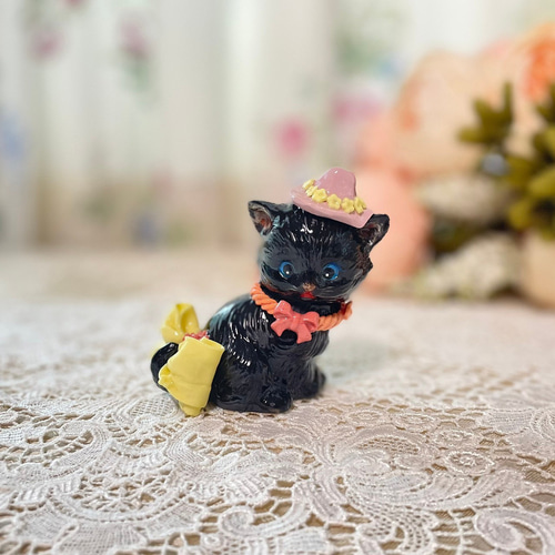 陶器】おめかし猫ちゃん 置物 ねこ その他置物 Atelier tête-à 陶器】おめかし猫ちゃん 置物 ねこ その他置物 Atelier tête-à