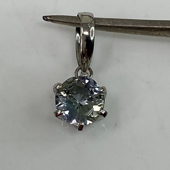 pt900 天然バイカラー風 ゾイサイト0.59ct ペンダントトップ よーだ 通販 17658577｜Creema(クリーマ)