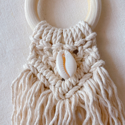 マクラメルームミラーアクセサリー/車/ミラーアクセサリー/マクラメタペストリー/シェル/コットン タペストリー・壁掛け ameri by okinawa 通販 17679587｜Creema ...