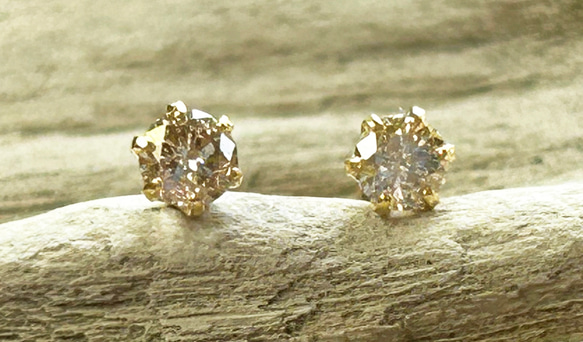 天然ダイアモンド0.2CT K18 k18ゴールド／スタッドピアス（ペア） ピアス（スタッド・一粒） Sae+Sumi Koru 通販 17740391｜Creema(クリーマ)