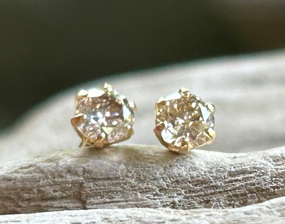 天然ダイアモンド0.2CT K18 k18ゴールド／スタッドピアス（ペア） ピアス（スタッド・一粒） Sae+Sumi Koru 通販 17740391｜Creema(クリーマ)