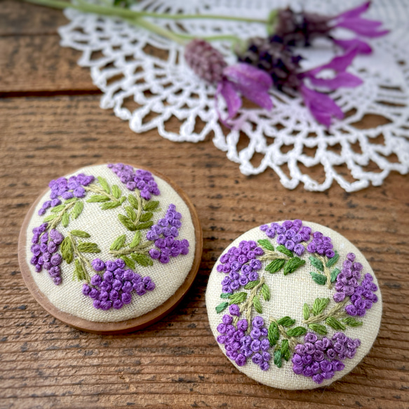 【ラベンダー】 刺繍ブローチ 選べる枠 ブローチ tukuru-Risa-broderie 通販 17760595｜Creema(クリーマ)