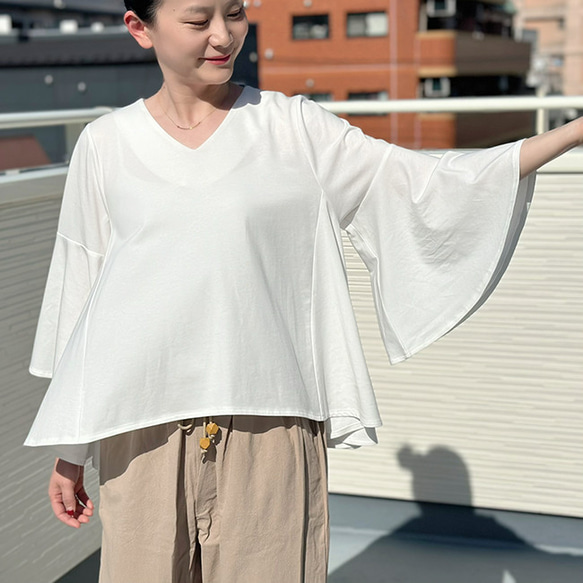 【新作再販】接触冷感★洗濯機で洗える 綿混フレア×フレア伸縮素材オシャレブラウス（ホワイト）24024WHF ブラウス AZ-U ELEGANCE 通販｜Creema(クリーマ) 17769939