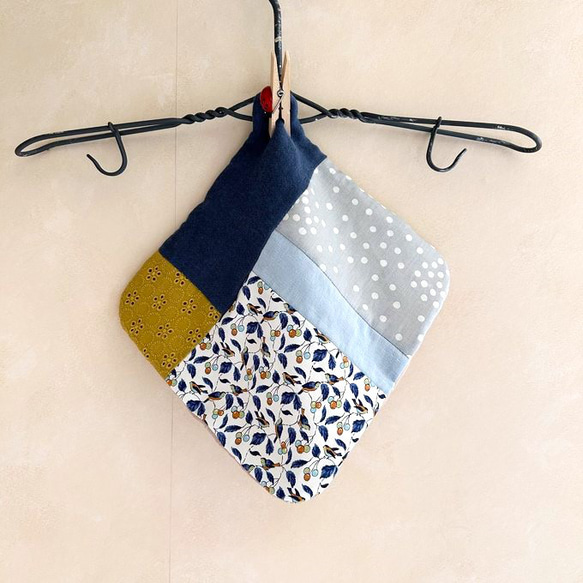 Liberty大人乙女のちょっと大きめパッチハンカチタオル*小鳥と木の実*リバティ*リネンガーゼ*大人の上品カラー*レー ハンカチ・手ぬぐい ...