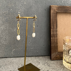 送料無料⭐︎バロック淡水パールとゴールドチェーンのイヤリング イヤリング・ノンホールピアス ameri ameri 通販 17817330｜Creema(クリーマ)