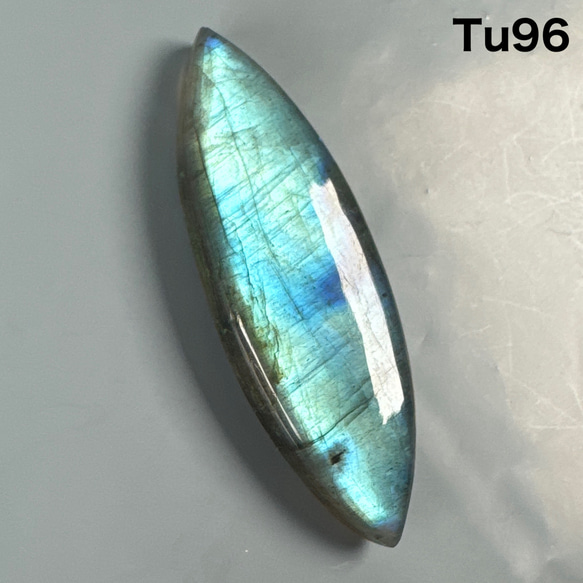 ブルーグリーン ラブラドライト 4Aクラス 45.5ミリルース Tu96 天然石 pinky 通販 17819119｜Creema(クリーマ)