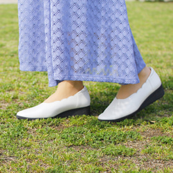 ☆感動の130g☆【返品・交換可】大丈夫、これなら履ける♪文庫本より軽い靴♪優しく包み込む履き心地♪ パンプス Toiseiko KOBE 通販 17845506｜Creema(クリーマ)