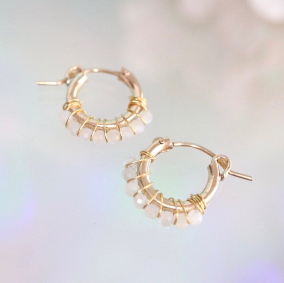 《選べる金具》小粒 ホワイトムーンストーン フープピアス or イヤリング 14kgf・シルバー925・ステンレス316 ピアス（フープ） mint chocolate 通販 17871146 ...