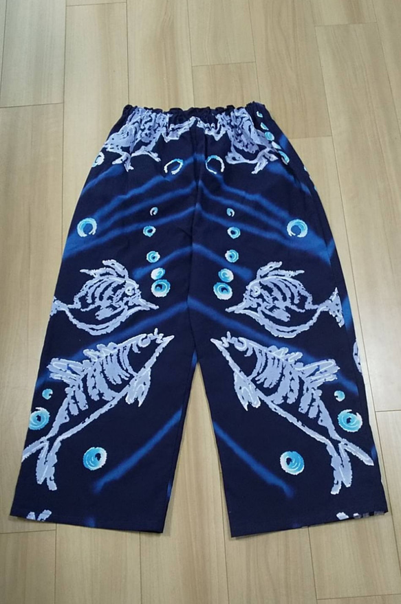 ゆったりパンツ 藍染 綿 浴衣地 紺地 キュロット・ワイドパンツ キャットママ 通販 17900040｜Creema(クリーマ)