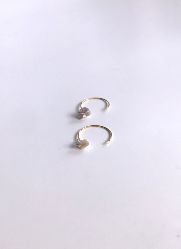 14kgf 淡水パール 小さなケシパールのまあるいピアス ピアス（フック・チェーン） miracoro 通販｜Creema(クリーマ)