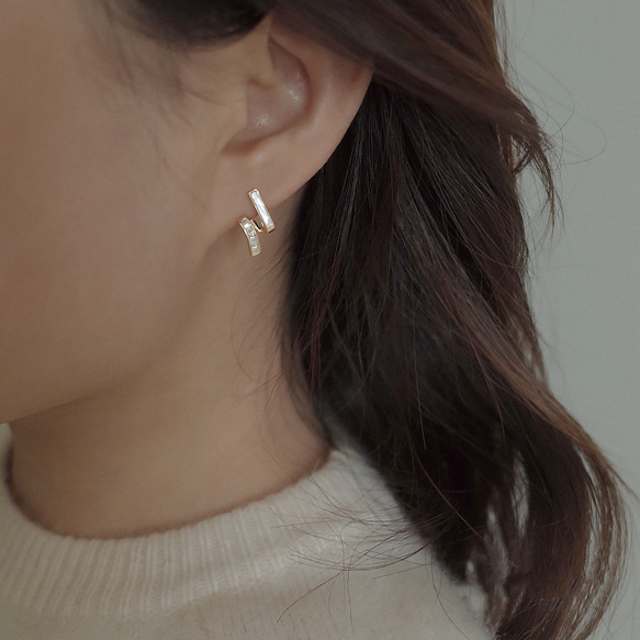 ダブルライン シェル ピアス silver925 K14gp オフィスコーデ 華奢 4060216 ピアス（スタッド・一粒） curro 通販 17900987｜Creema(クリーマ)