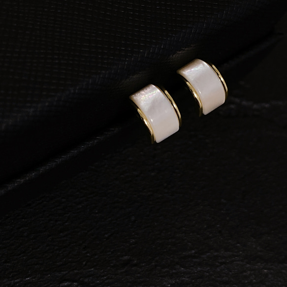 silver925 ホワイトシェル ハーフ ピアス K14gp 小さめ オフィス きれいめ 4060246 ピアス（スタッド・一粒） curro 通販 17942713｜Creema(クリーマ)