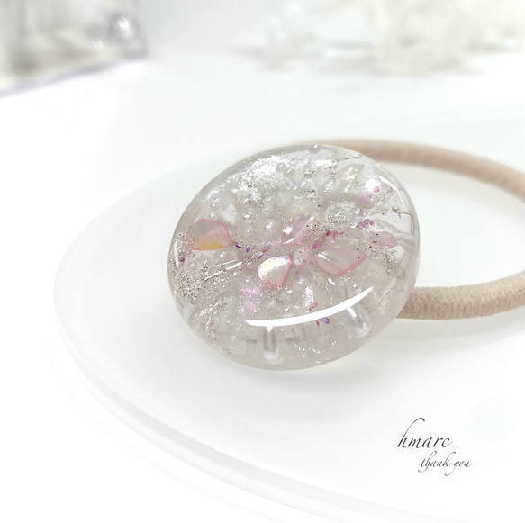 大人 レジン ヘアゴム ／ pearl × white gradation ヘアゴム hmarc 通販 17974834｜Creema(クリーマ)