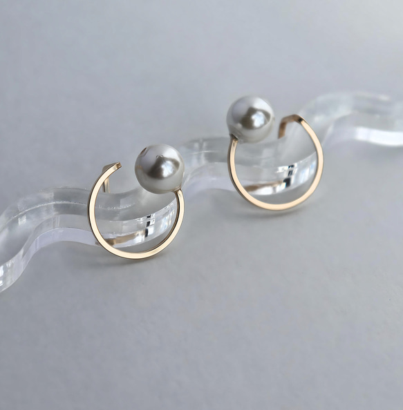 【14kgf or Silver】月とパール キャッチレス-Small ring- ピアス（フープ） Suco Factory 通販 17975126｜Creema(クリーマ)