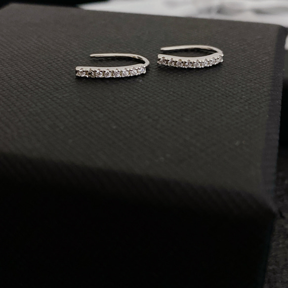 silver925 フック ピアス ジルコニア CZダイヤ ピアス（スタッド・一粒） curro 通販 17984346｜Creema(クリーマ)