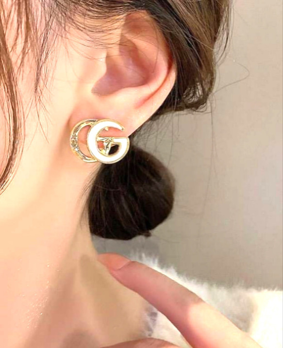 《送料無料》ロゴデザインピアスG ピアス（フープ） nero417 通販 17992524｜Creema(クリーマ)