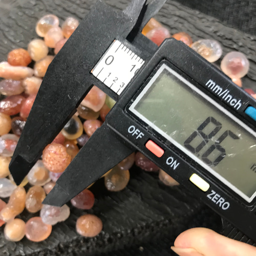 ゴビ石−ゴビ瑪瑙 原石 極小粒 カラーフル その他置物 KIKI 通販 ゴビ石−ゴビ瑪瑙 原石 極小粒 カラーフル その他置物 KIKI 通販
