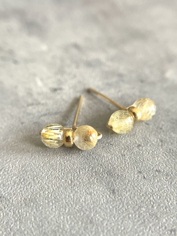 小さなルチルクォーツ リボンピアス14kgf 訳あり ピアス（スタッド・一粒） marjoram 通販 18001971｜Creema(クリーマ)