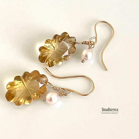 14kgf ビアクオーツフラワーカービングとアコヤパールのピアス ピアス（フック・チェーン） Studio702 通販 18037400｜Creema(クリーマ)