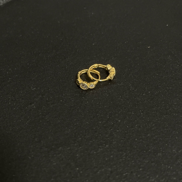 silver925 3粒ラウンドCZ ワンタッチフープピアス オフィスコーデ アレルギー対応 4060235-49 ピアス（フープ） curro 通販 18085839｜Creema(クリーマ)