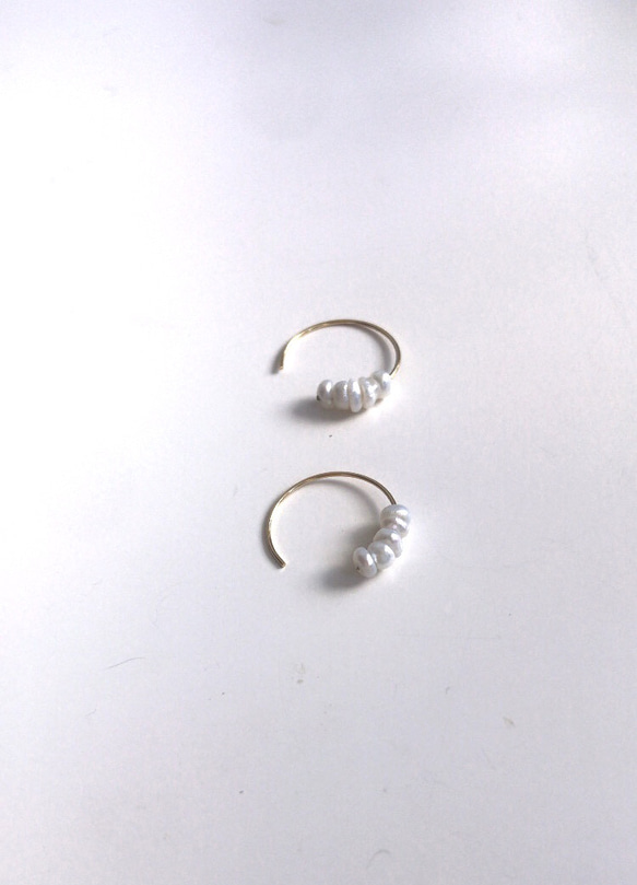 14kgf 小さな淡水パールが並んだまあるいピアス ピアス（フック・チェーン） miracoro 通販 18132461｜Creema(クリーマ)