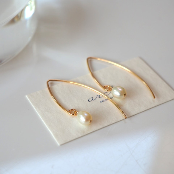 14KGF マーキスフック ピアス 淡水パール ゴールドフィルド 華奢 シンプル マーキス お仕事 パーティー ピアス（フック・チェーン） arch 通販 18139689｜Creema(クリーマ)