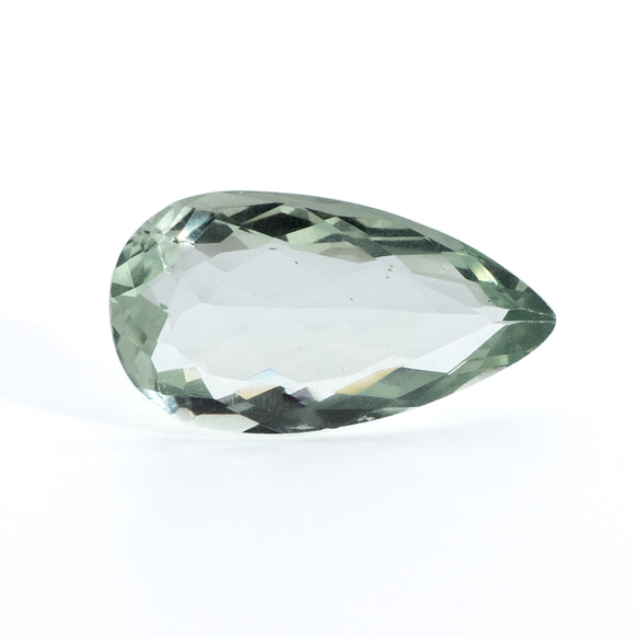 【爽やかなミントグリーンがまばゆい】グリーンアメジスト 8.65ct 天然石 まるむ商会 通販｜Creema(クリーマ) 18150120