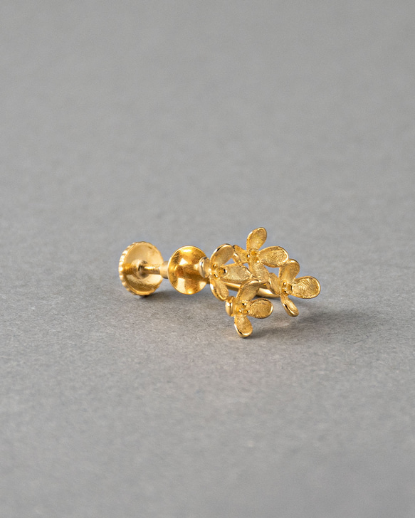 〔K18YGP〕金木犀 イヤリング イヤリング・ノンホールピアス Henun 通販 18156725｜Creema(クリーマ)