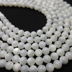 【Aグレード】/【マザーオブパール】/玉size(約6㎜)/1set(50玉)/(約29cm)/1390t4 ビーズ kizuna 通販 18188798｜Creema(クリーマ)