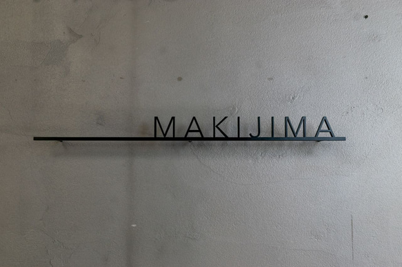 《特集掲載》6mm厚 ステンレス表札【Avenir-2】切り文字 オーダーメイド 肉厚 表札・ネームプレート 大円商店 通販 18195472｜Creema(クリーマ)