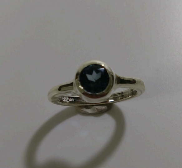 ロンドンブルートパーズのリング 指輪・リング uncle joji アンクルジョウジ 通販 18214685｜Creema(クリーマ)