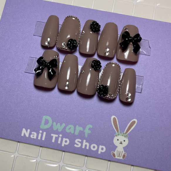 ♡グレージュブラックリボンネイル♡ ネイルチップ（つけ爪） Dwarf Nail Tip 通販｜Creema(クリーマ) 18241457