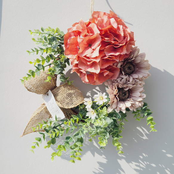 秋色大きな紫陽花とユーカリのFLOWERリース ガーベラ麻リボン付き アーティフィシャルフラワーリース リース NOZOMI 通販｜Creema(クリーマ) 18258893