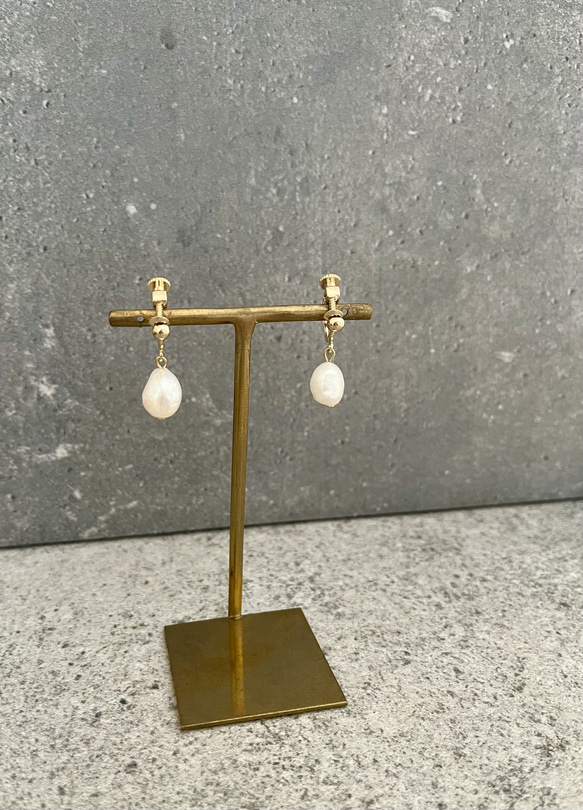 送料無料⭐︎卒業式、入学式バロックパールの一粒イヤリング 淡水パール イヤリング・ノンホールピアス ameri ameri 通販 18260292｜Creema(クリーマ)