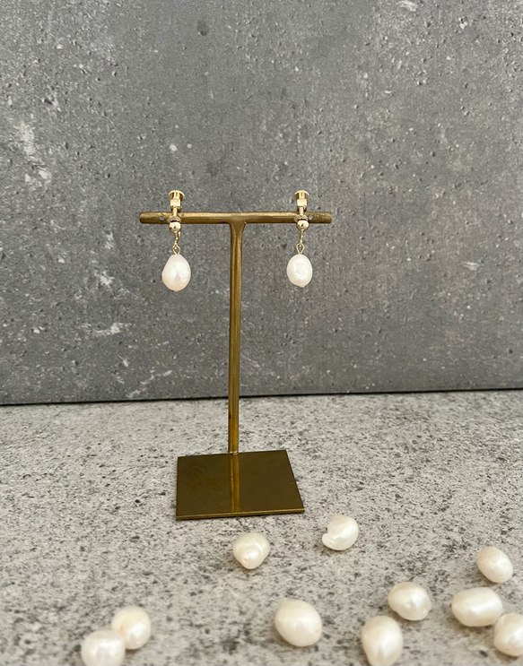 送料無料⭐︎卒業式、入学式バロックパールの一粒イヤリング 淡水パール イヤリング・ノンホールピアス ameri ameri 通販 18260292｜Creema(クリーマ)