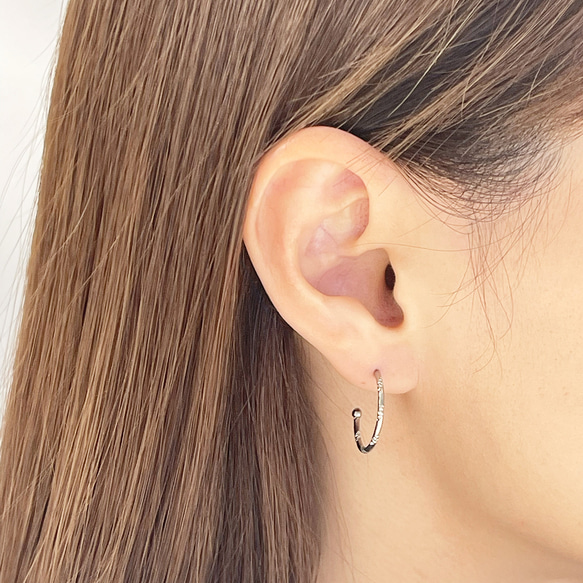 付けっぱなしOK！テクスチャード Medium ステンレスハーフフープピアス【ste45】 ピアス（フープ） AtelierB.Ecudes 通販｜Creema(クリーマ) 18269145