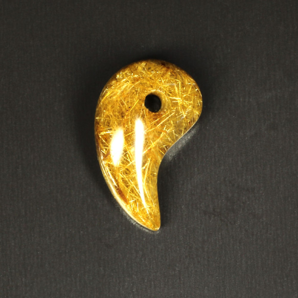 【訳あり価格】一点物 タイガールチル 勾玉 Mr157 虎目金針水晶のお守り効果 力が宿る 天然石 合格祈願 ギフト 天然石 ...