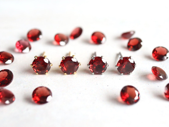 ☆新作☆冬の天然石【モザンビーク産ガーネット AAA 6mm】つけっぱなしOK 錆びないサージカルステンレス ピアス ピアス（スタッド・一粒） claire fleur 通販 18307960 ...