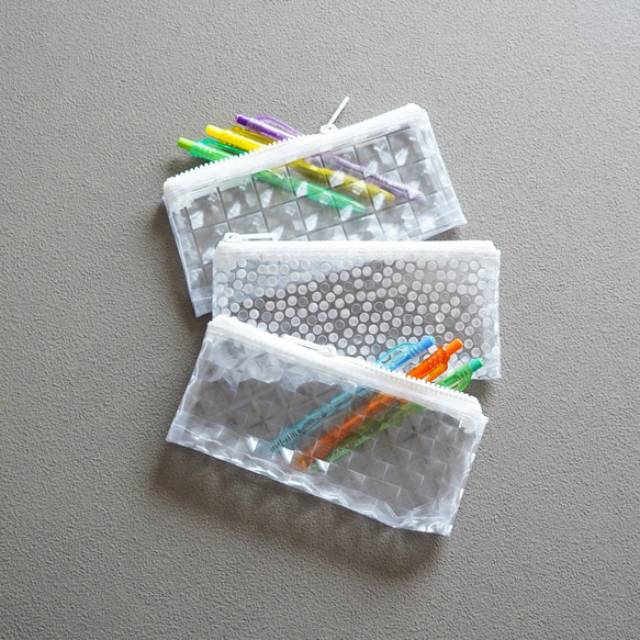 クリア素材のペンケース 文房具 ペン入れ ミニポーチ 透明 PVCポーチ 小物入れ トラベルポーチ コスメポーチ 透け感 ペンケース ...