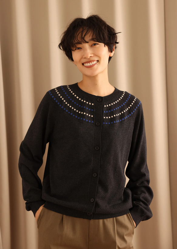 ★即納★程よく存在感を引き立てるカーディガン 配色ジャガード 長袖 ダークグレー 241001-1 カーディガン fall-in&co(talent) 通販 18347161｜Creema(クリーマ)