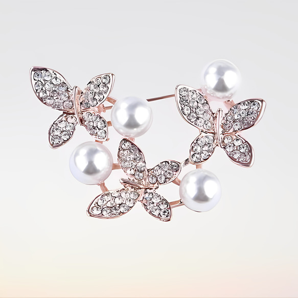 H0705 【動物】パール ハーフサークル 3匹の蝶 ブローチ/ゴールド ブローチ ひかり 通販｜Creema(クリーマ) 18354352