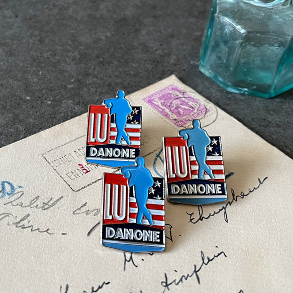 【送料無料】3個セット フランス ヴィンテージ ピンバッジ LU DANONE 星条旗 [YA1628C] ピンバッチ retroKYOTO ...