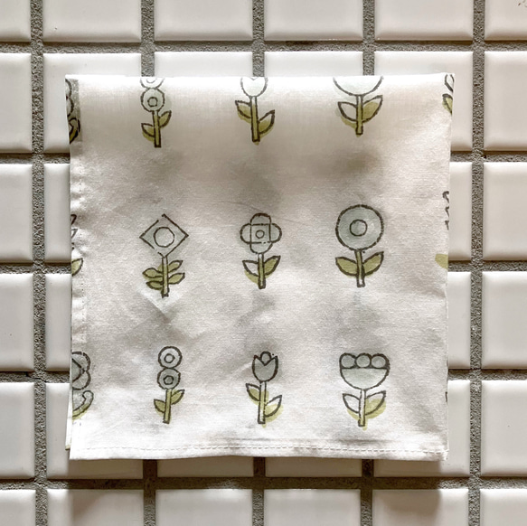 インド ブロックプリント バンダナ ハンカチ34cm フラワーフィールド グリーン系 花畑CH IH0044 ハンカチ・手ぬぐい ...