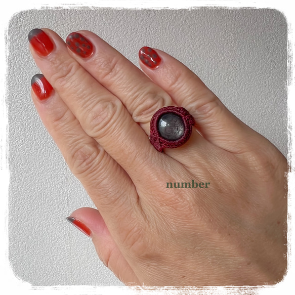 ★暗がりに輝く★コランダムのマクラメリング★ 指輪・リング number 通販 18392225｜Creema(クリーマ)