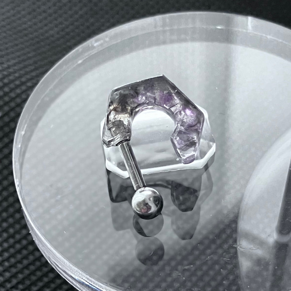 「Crystallize」（Purple） 14G / 16G ミニマム ハーフループ ピアス ピアス（フープ） NOSTALGIA WORKS 通販 18429568｜Creema(クリーマ)